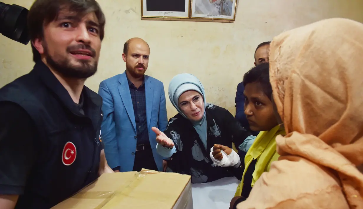 PHOTO: Ibu Negara Turki Kunjungi Kamp Pengungsi Rohingya di Bangladesh ...