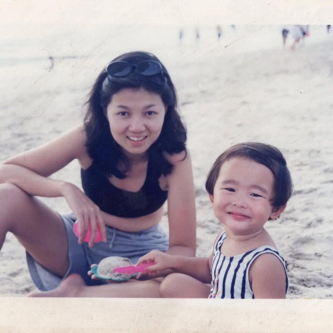 6 Potret Masa Kecil Dhika Himawan Calon Istri Brandon Salim, Blasteran ...