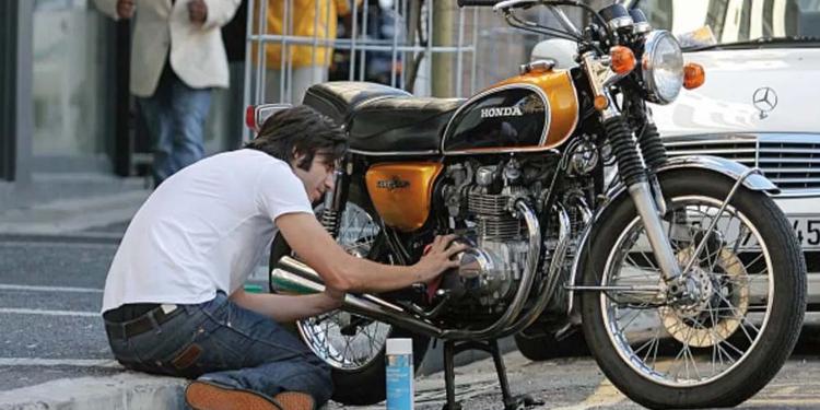 Cara Aman Cuci Sepeda Motor, Gampang Banget - Berita Otosia.com