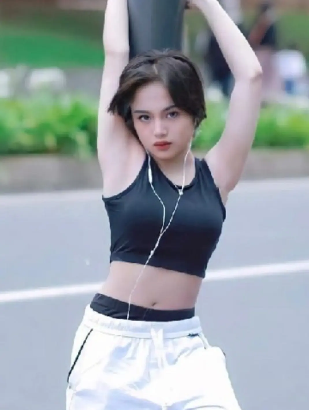 Intip Penampilan Jeje Slebew yang Senang Memakai Crop Top dan Tank Top ...
