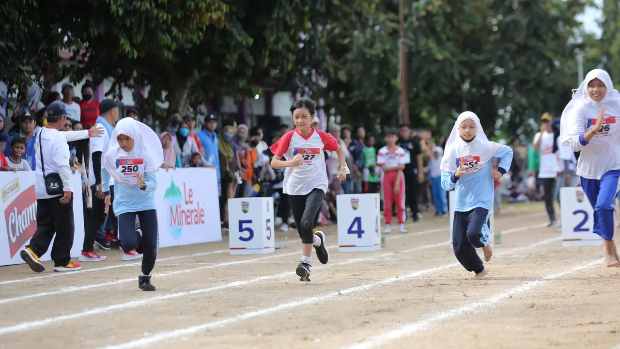 Siswi SMA Asal Kalsel Pecahkan Rekor di Nomor Lompat Jauh SAC Indonesia ...