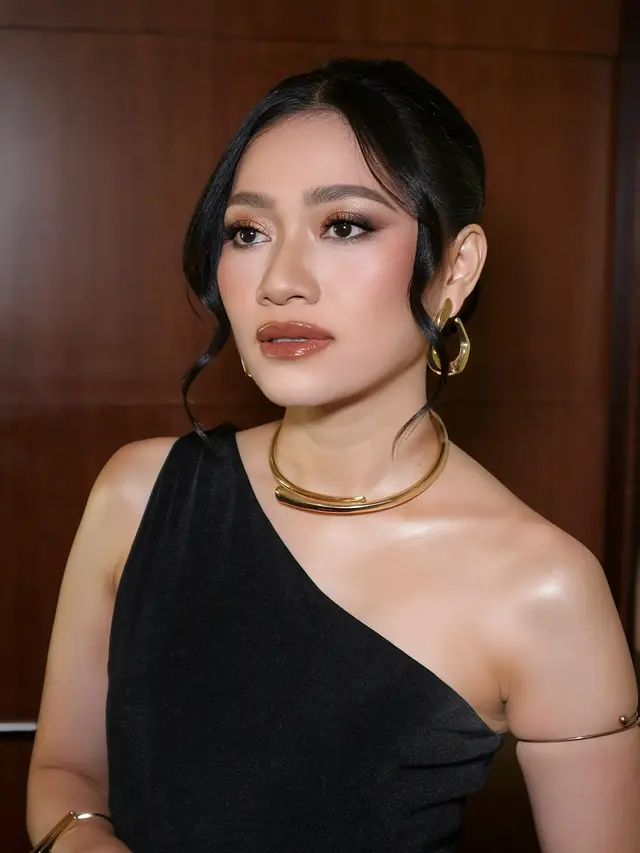 Stella Bodea Dari Sinetron ke Layar Lebar, Main Film Tumbal Proyek Raih ...