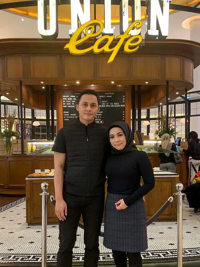 6 Potret Muzdalifah yang Kini Terlihat Langsing, Dipuji Bak ABG - Hot Liputan6.com