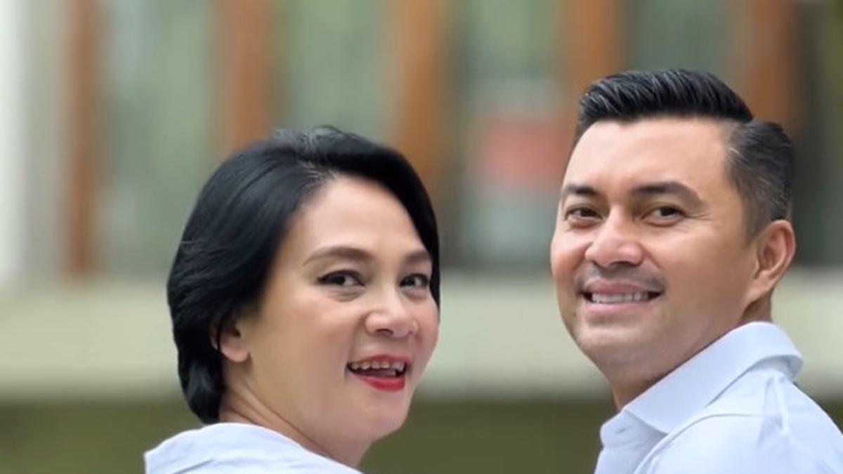 10 Potret Romantis Anjasmara dan Dian Nitami Rayakan Wedding ...