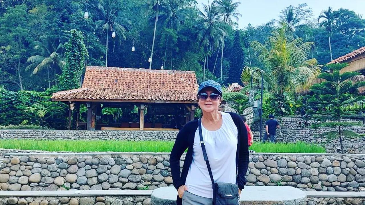 6 Potret Terbaru Lela Anggraini Mantan Bintang Panas Era 1990-an, Baru ...