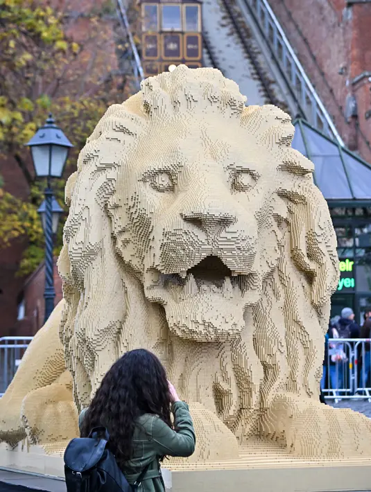 Penampakan Patung Singa dari 850 Ribu Keping LEGO - Foto Liputan6.com