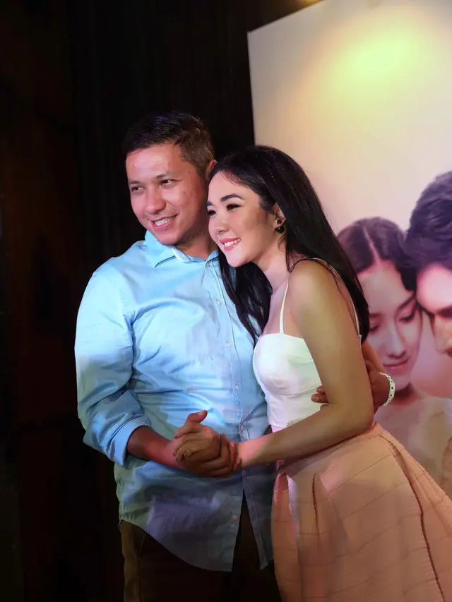 Kata Roy Marten Soal Kabar Gading Marten dan Gisella Anastasia Bakal Rujuk - ShowBiz Liputan6.com