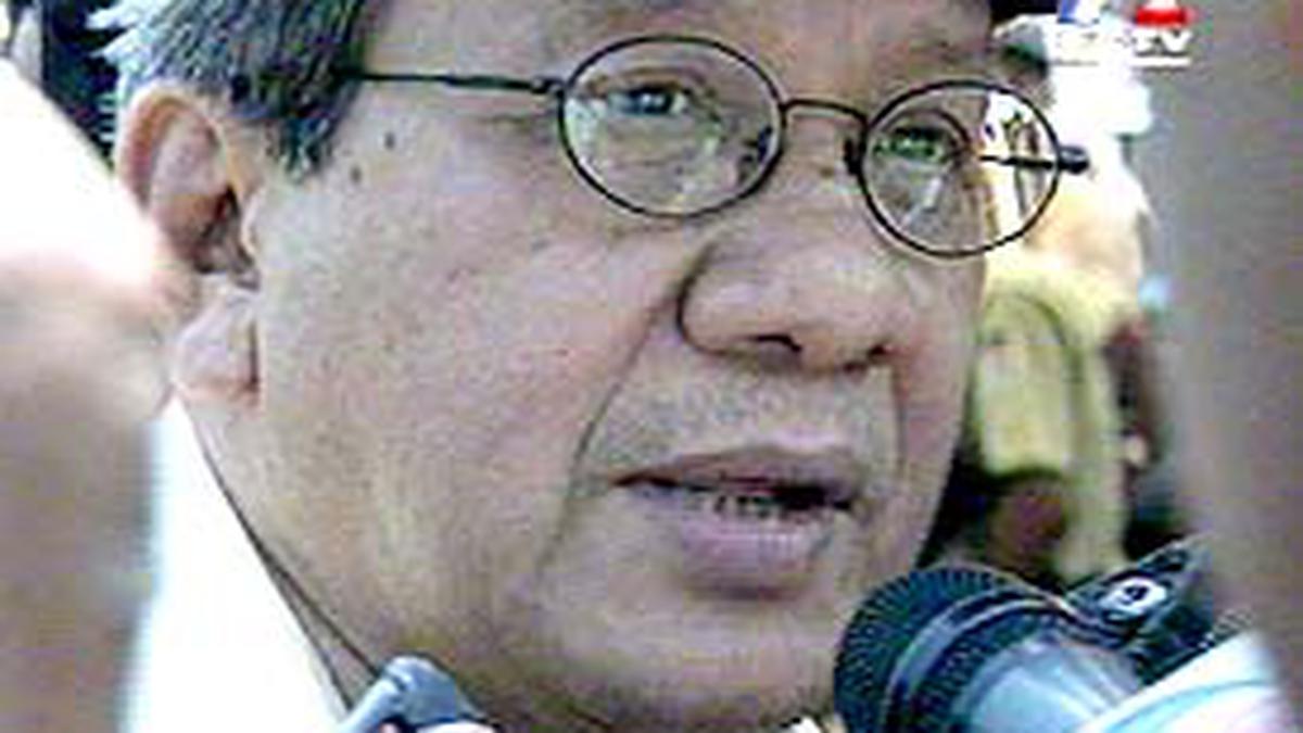 Akbar Tandjung Mengunjungi Massa Golkar di Purwakarta - News Liputan6.com