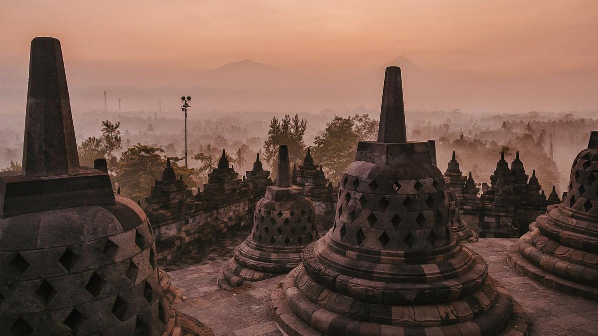Kisah Jamu di Relief Candi Borobudur