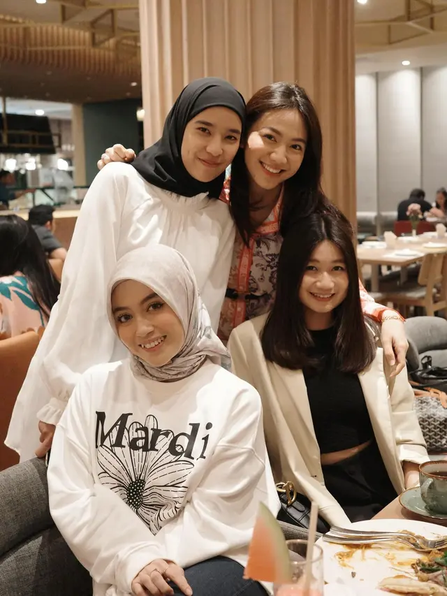 7 Potret Shanju JKT48 di Awal Kehamilan, Tetap Tampil Menawan - Hot ...