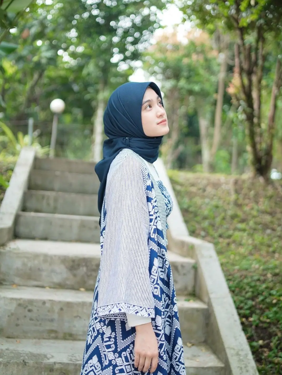 Kumpulan Gaya Hijab Cut Syifa Pemeran Tajwid Cinta yang Sederhana dan Anggun - Photo Fimela.com