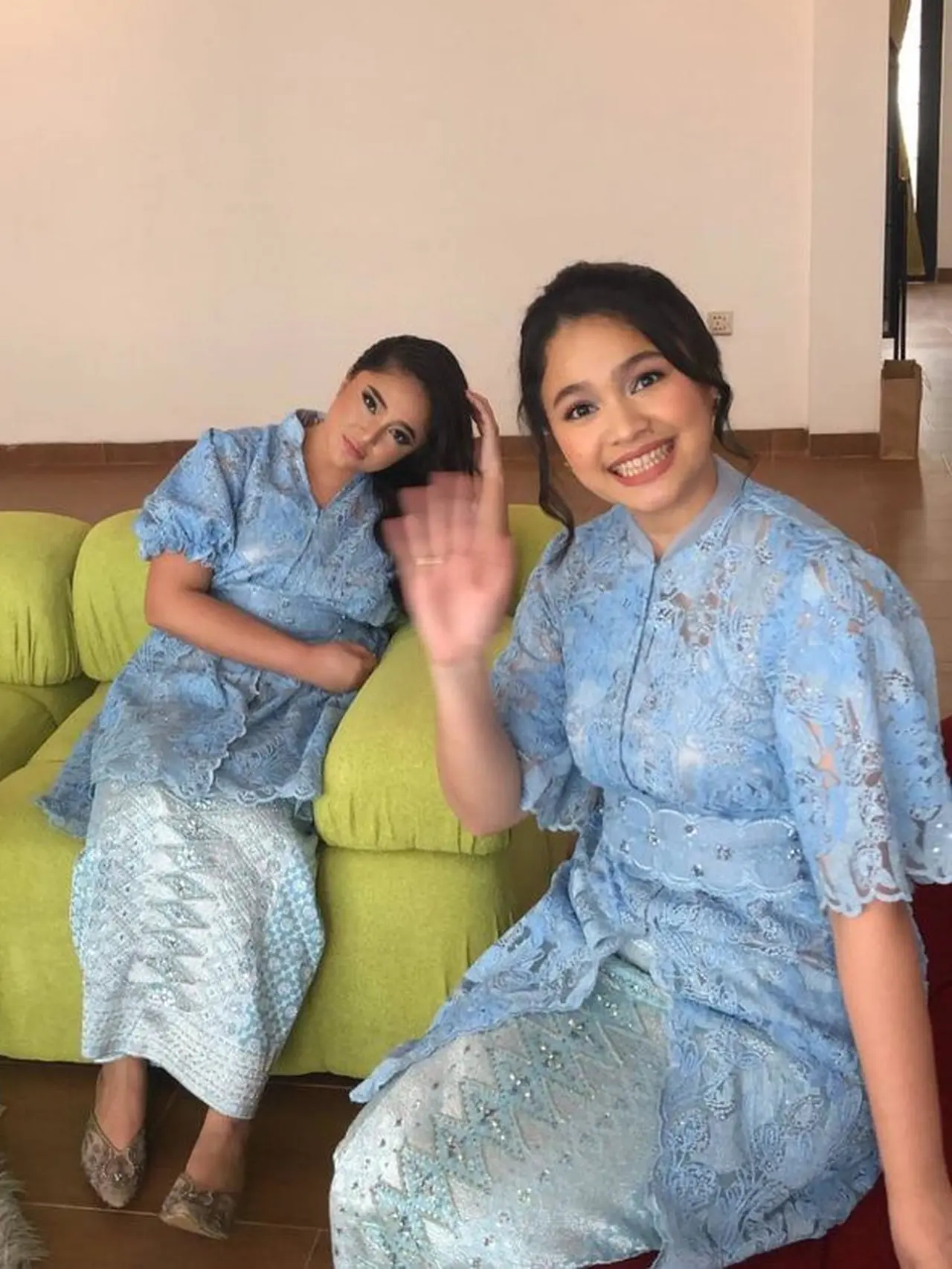 6 Potret Marshanda di Pernikahan Ibunda, Kompak dengan Adik-Adiknya ...