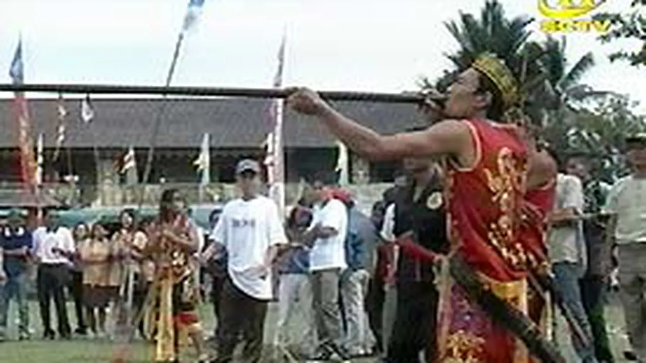 Perlombaan Menyumpit di Pontianak - News Liputan6.com