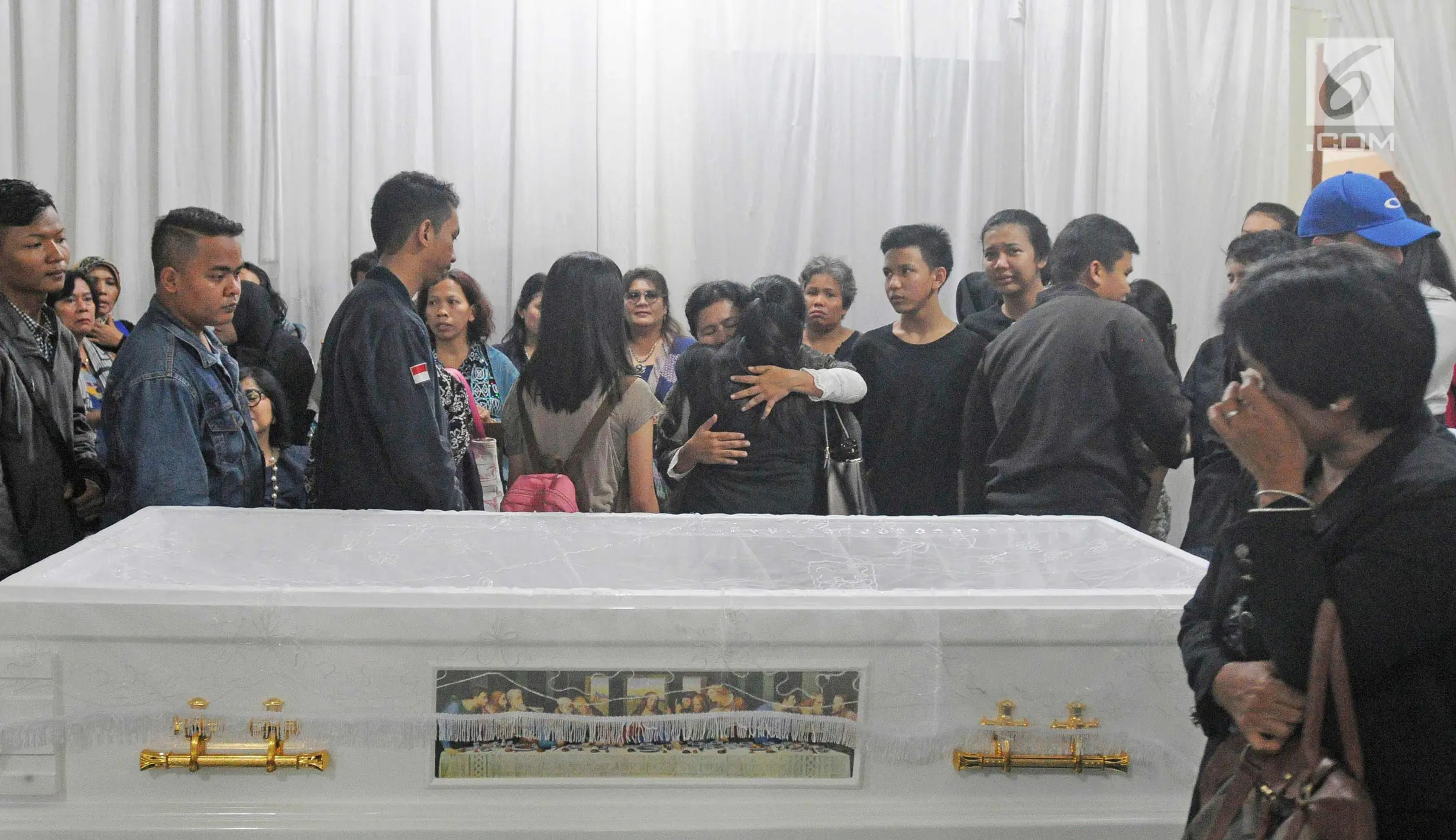 FOTO: Begini Suasana Rumah Duka Aktor Laga Advent Bangun - Foto Liputan6.com