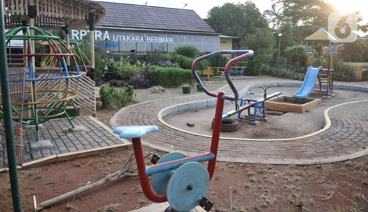 FOTO: RPTRA di Ibu Kota Masih Ditutup - Foto Liputan6.com