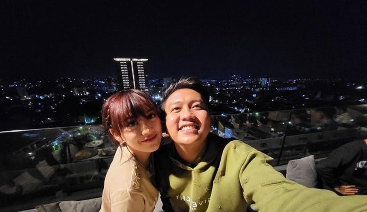 6 Potret Cantik Happy Asmara, Penyanyi Favorit Netizen Mantan Denny ...