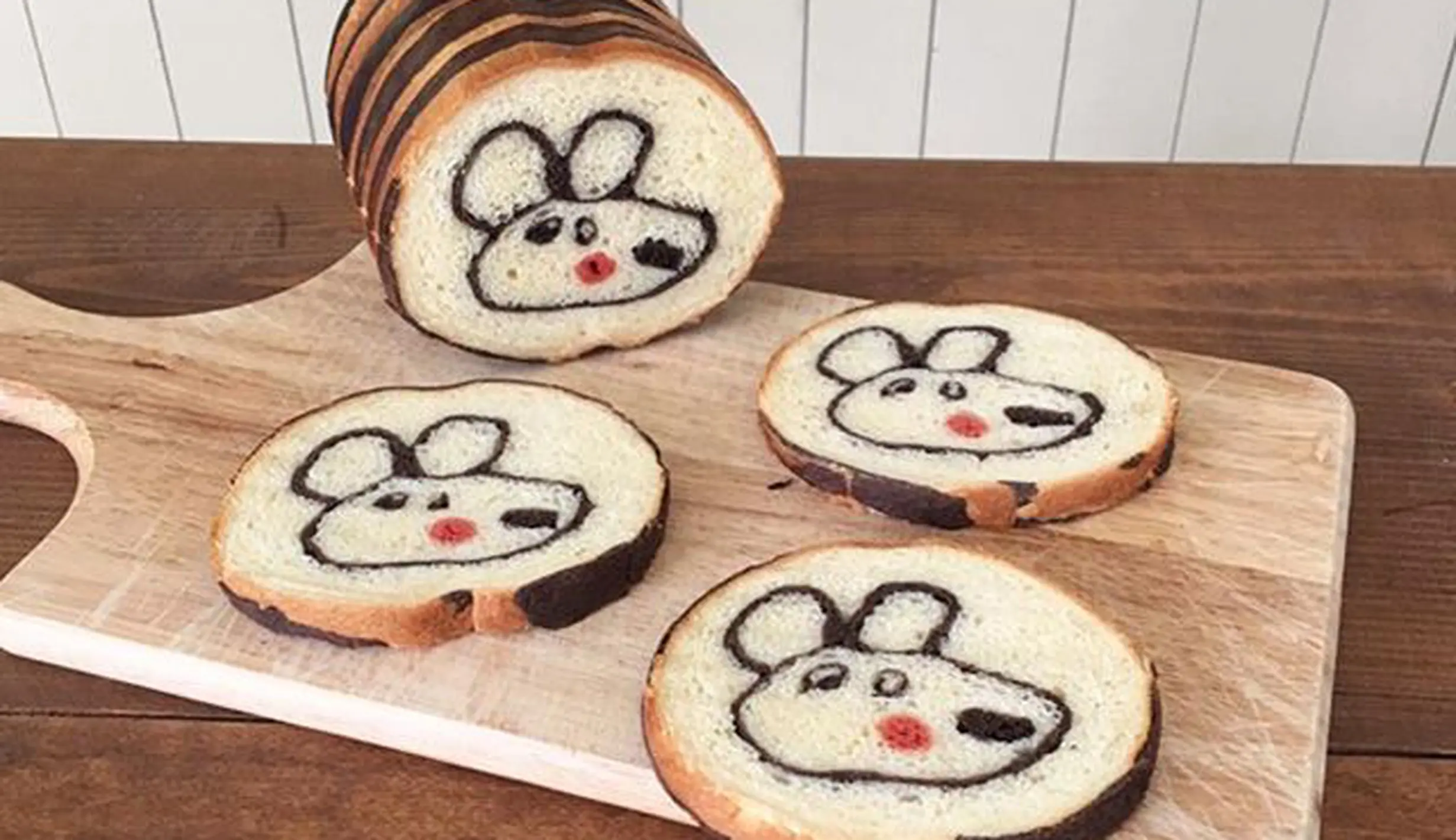 Terinspirasi Sushi: Roti Tawar Ini Punya Motif Super Unik