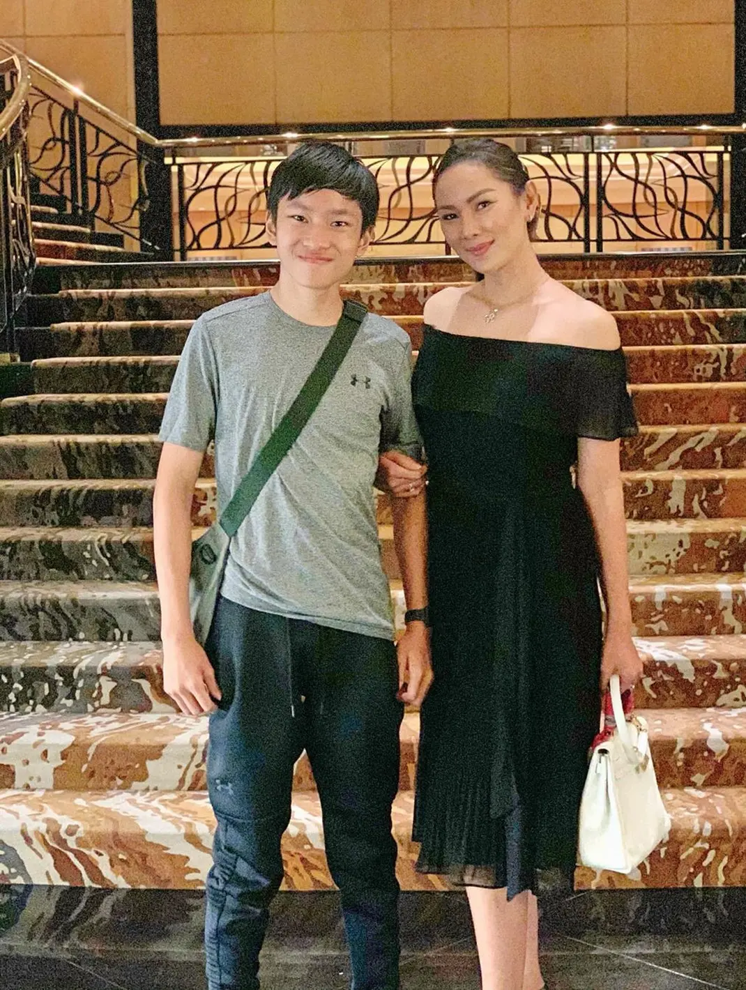 Kalina Octaranny Unggah Foto Transformasi Azka Corbuzier dari Kecil hingga Remaja - Photo Fimela.com