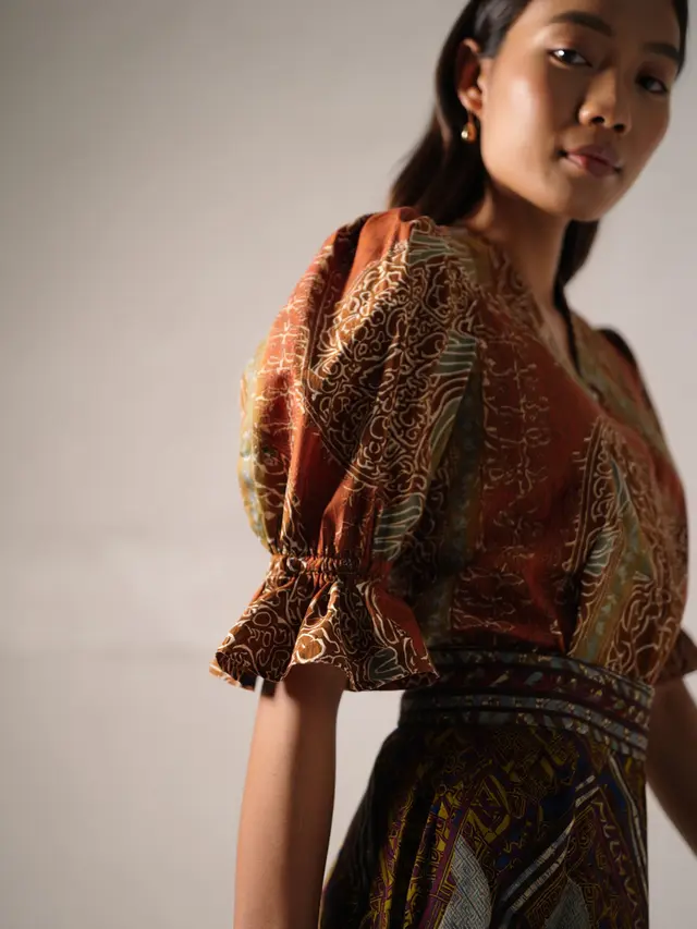 11 Model Batik Modern Lengan Puff untuk Berbagai Acara, Stylish ...