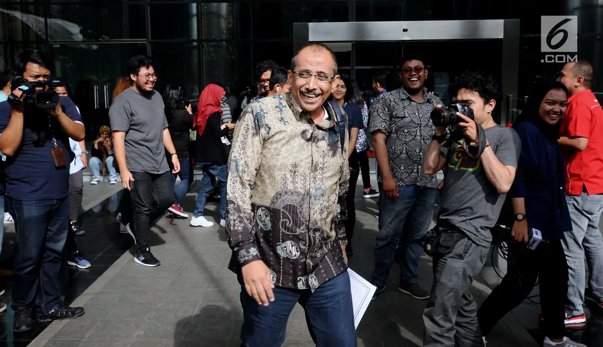 FOTO: Kasus E-KTP, Mantan Anggota DPR Diperiksa KPK - Foto Liputan6.com