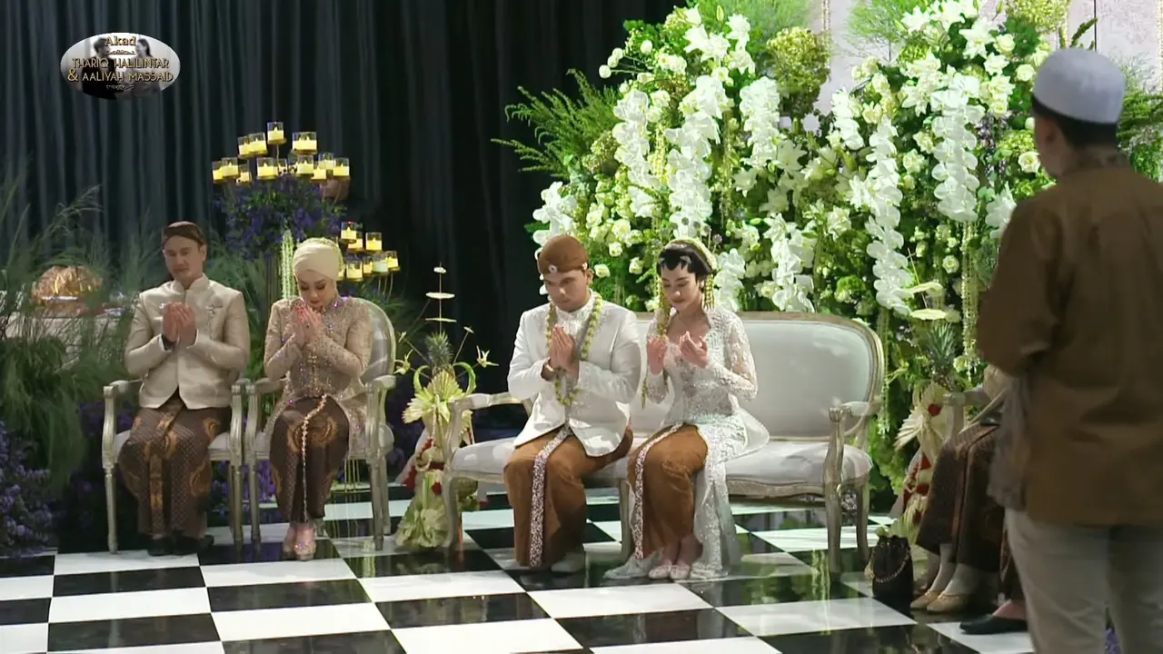 10 Potret Akad Nikah Thariq Halilintar dan Aaliyah Massaid, Dikemas Adat Jawa - Hot Liputan6.com