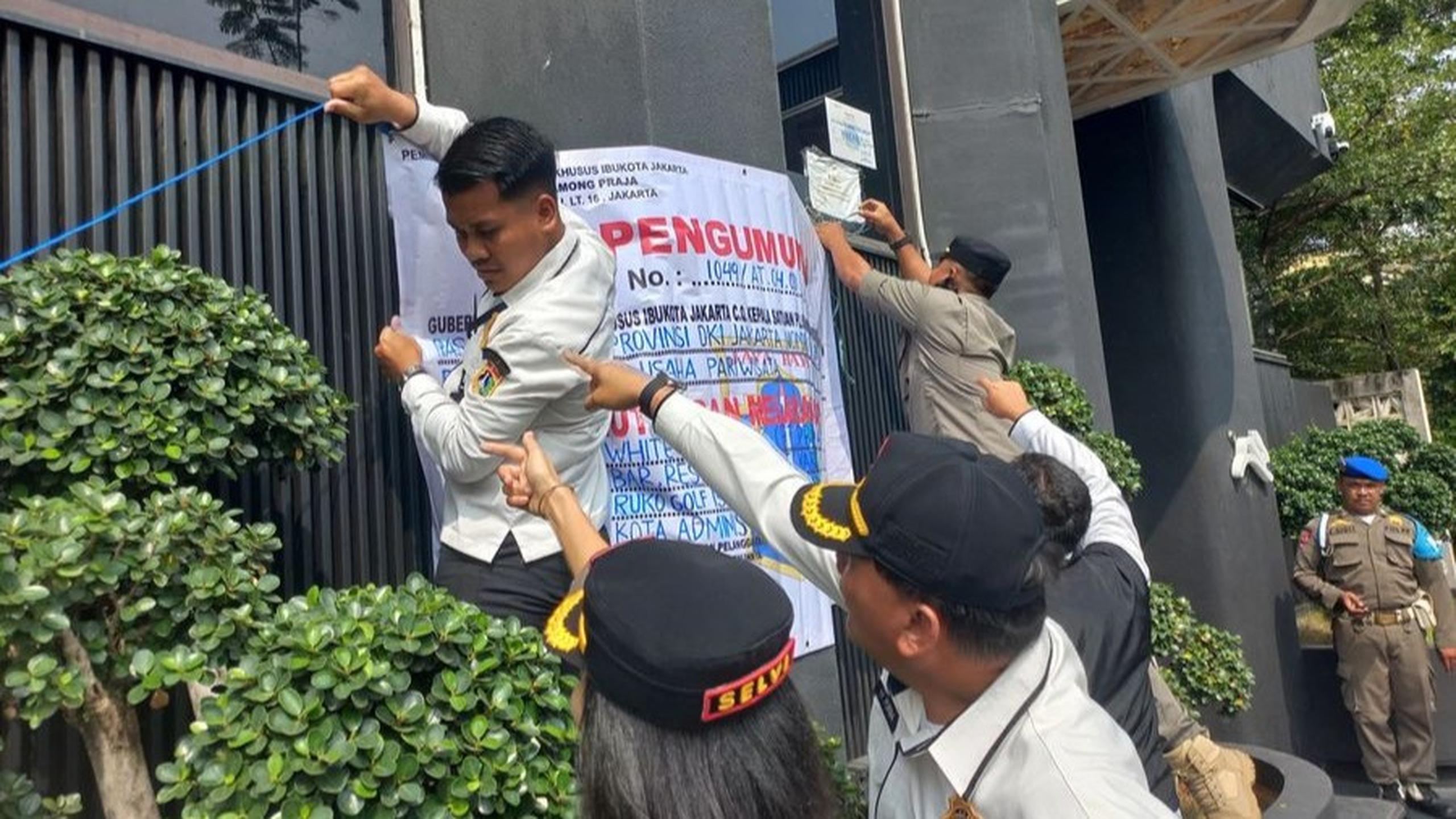 Kronologi Penutupan White Rabbit PIK