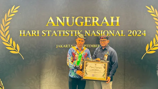 Kota Tarakan Terima Penghargaan Desa Cantik Terbaik dari BPS di Hari Statistik Nasional 2024 ...