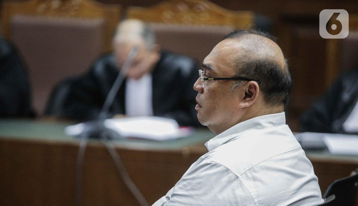 FOTO: Aspidum Kejati DKI Agus Winoto Didakwa Terima Suap Rp 200 Juta