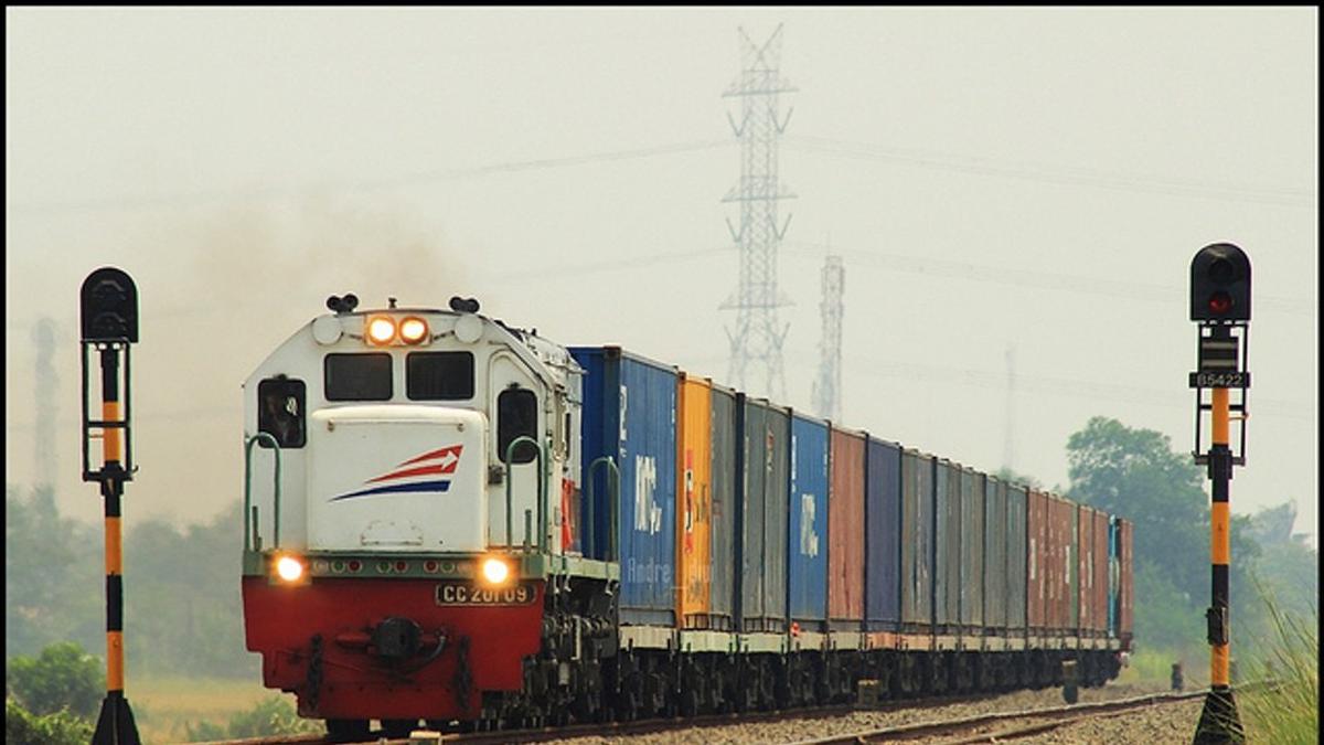 Menengok Kuburan Kereta Api di Dipo Lokomotif Stasiun Sidotopo Surabaya ...
