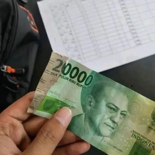 6 Cara Nyeleneh Orang Menyambung Uang Robek Ini Bikin Senyum Tipis ...
