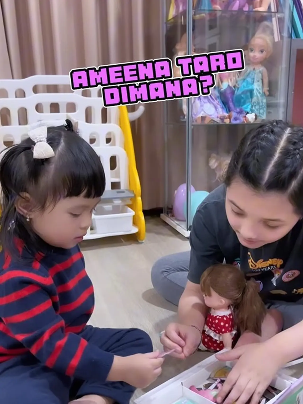 Lihat Momen Arsy Hermansyah Main Bareng Ameena, Sabar dan Telaten ...