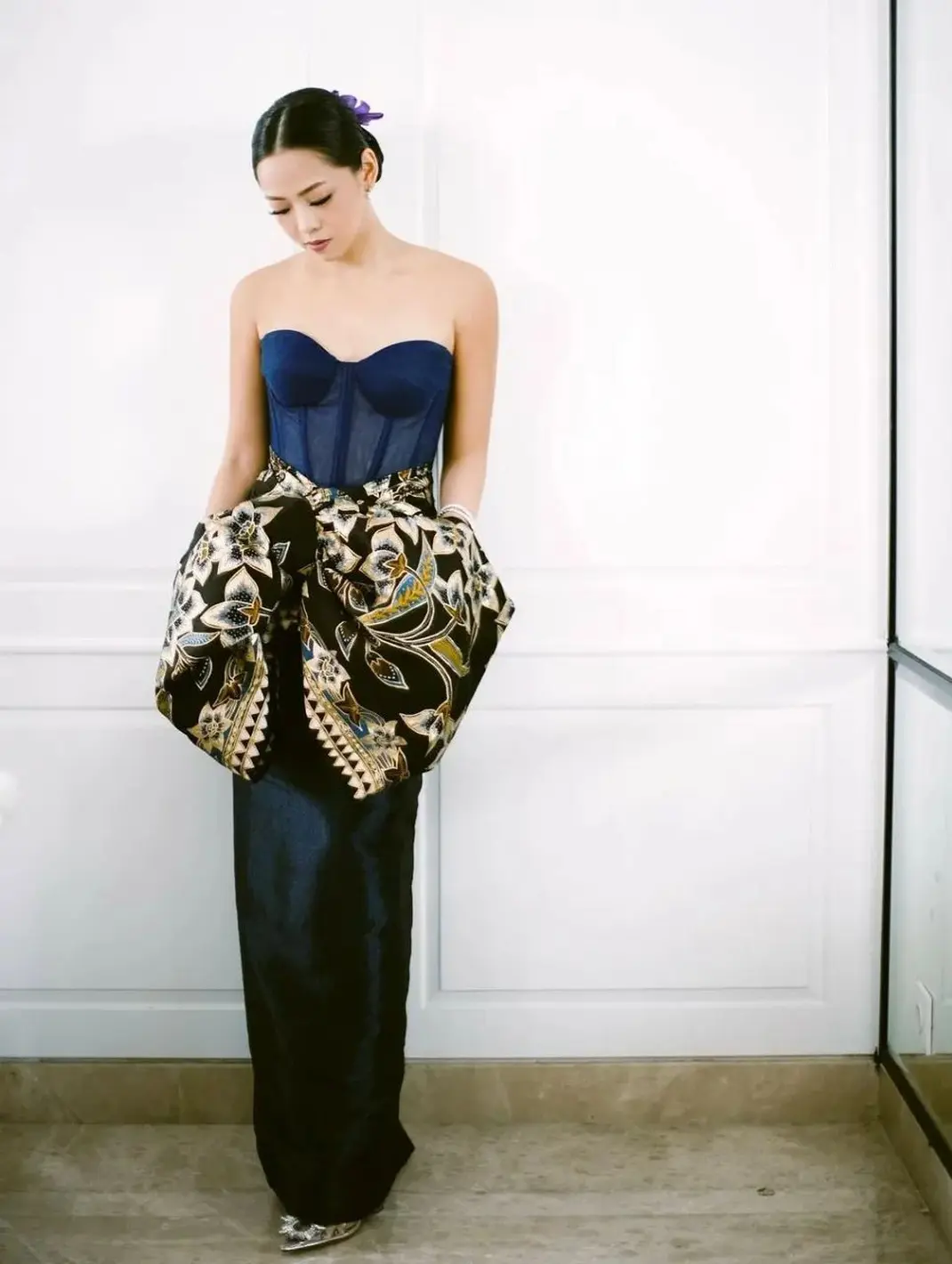 10 Model Baju Batik Wanita Modern dari Merek Lokal yang Hits - Photo ...