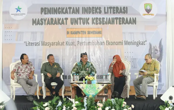 Profil Sri Astari Rasjid, Diplomat dan Seniman yang Tuai Perhatian ...