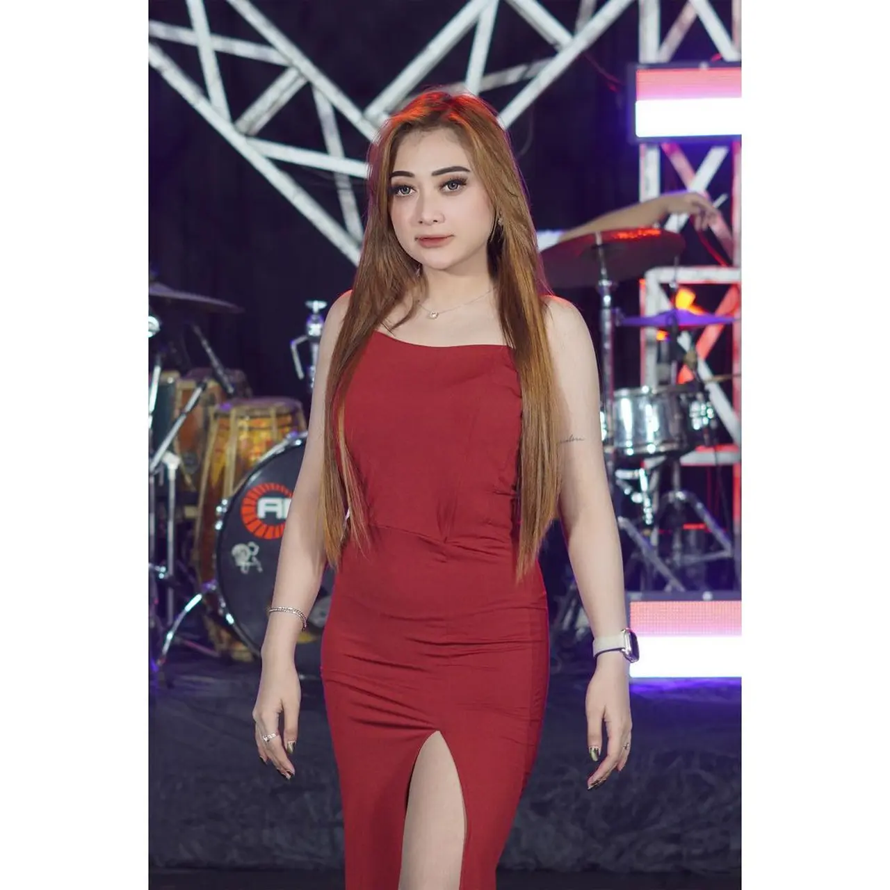 Potret Shinta Arsinta, Penyanyi Dangdut Asli Kediri yang Dikenal dengan Goyang Memikat ...