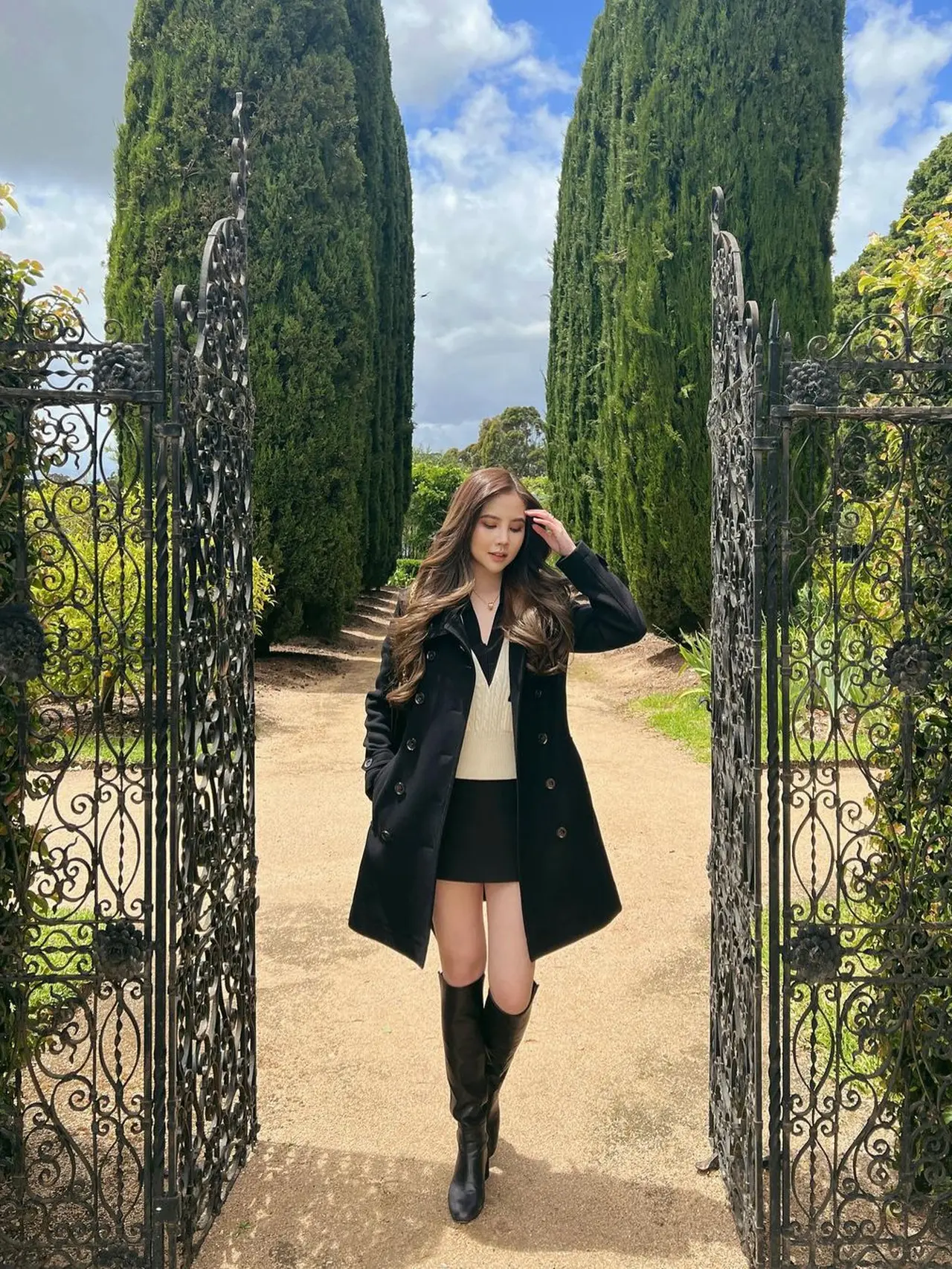 10 Potret Agatha Chelsea yang Flawless dan Elegan Saat Pakai Busana ...