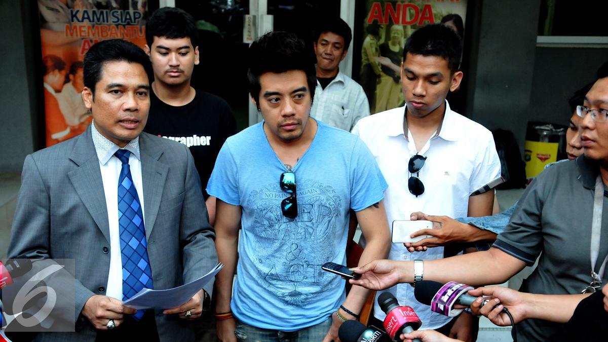 Martin Carter Terus Awasi Kasus Dugaan Pembajakan Lagunya - ShowBiz ...