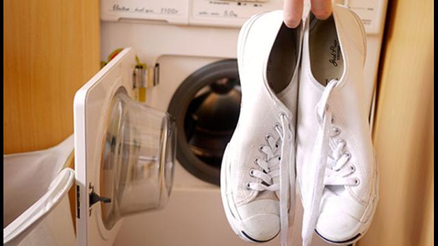Cara Mencuci Sepatu yang Benar Sesuai Bahannya, Jangan Sampai Salah ...
