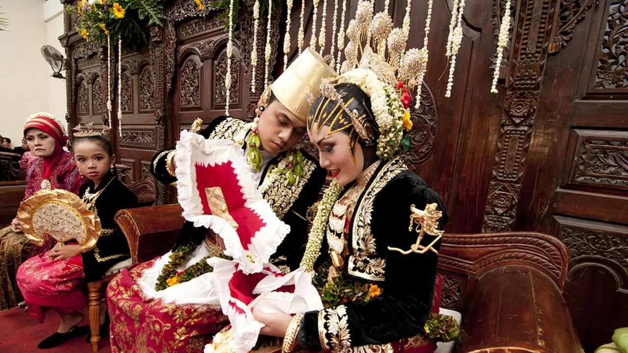 Prosesi Pernikahan Adat Jawa, Ketahui Makna yang Terkandung di Dalamnya - Hot Liputan6.com