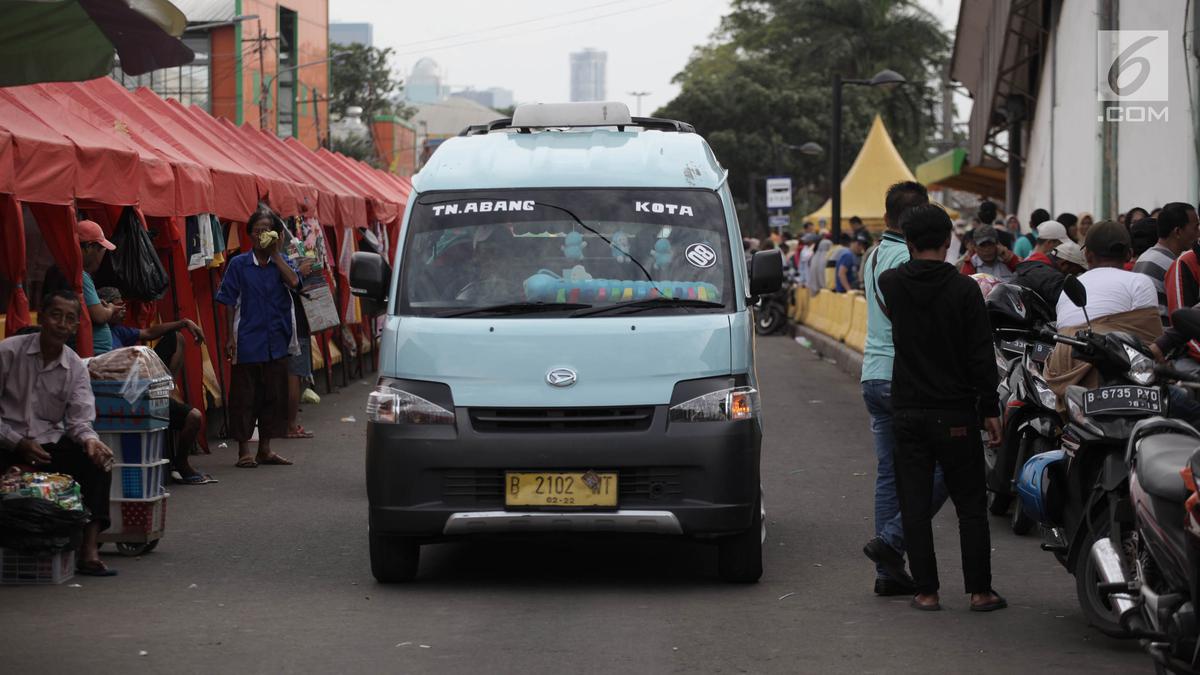 FOTO: Sopir Angkot Tanah Abang Mulai Bernapas Lega - Foto Liputan6.com