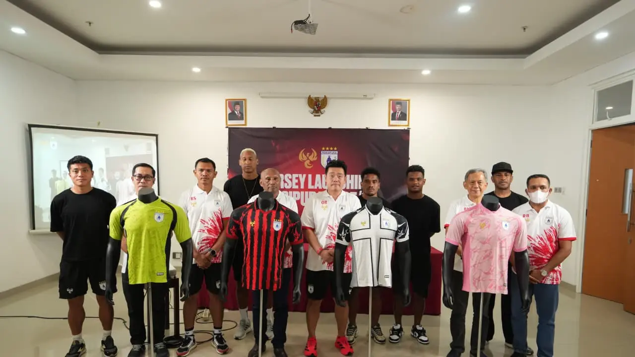 Persipura Luncurkan Jersey Baru untuk Pegadaian Championship 2025/2026 ...