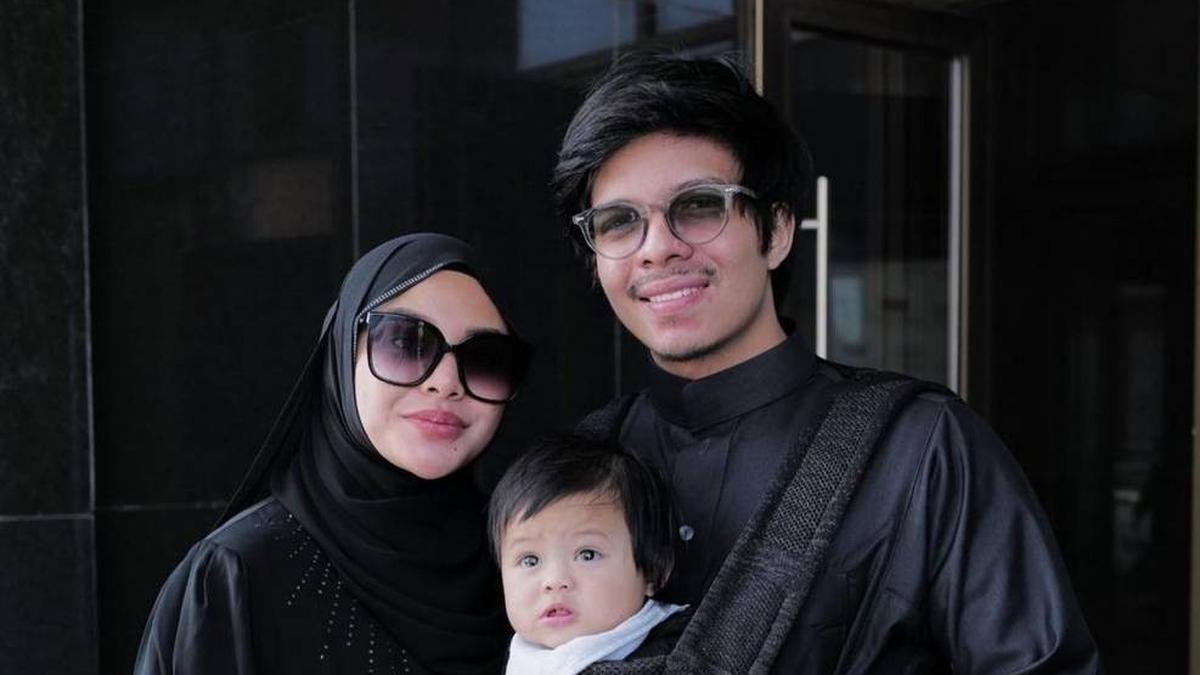 Kali Pertama Ajak Ameena Umrah, Begini Doa Atta Halilintar Untuk ...