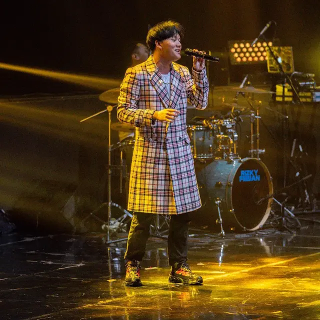 Lirik Lagu Seperti Kisah - Rizky Febian - ShowBiz Liputan6.com