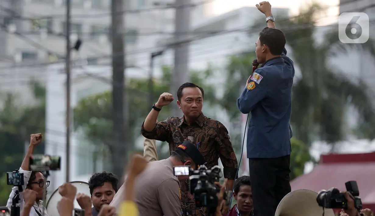 Temui Mahasiswa, Mensesneg Prasetyo Hadi Janji Pelajari Tuntutan - Foto ...