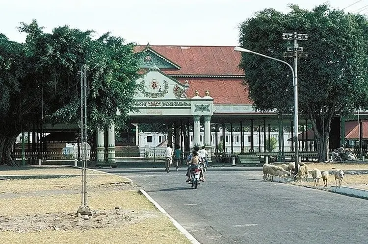 10 Potret Suasana Jalanan Jogja Tempo Dulu, Kilas Balik Daerah Istimewa ...