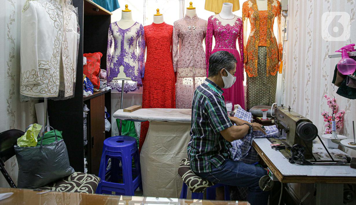 FOTO: Jasa Jahit Pakaian Jelang Lebaran Lesu - Foto Liputan6.com