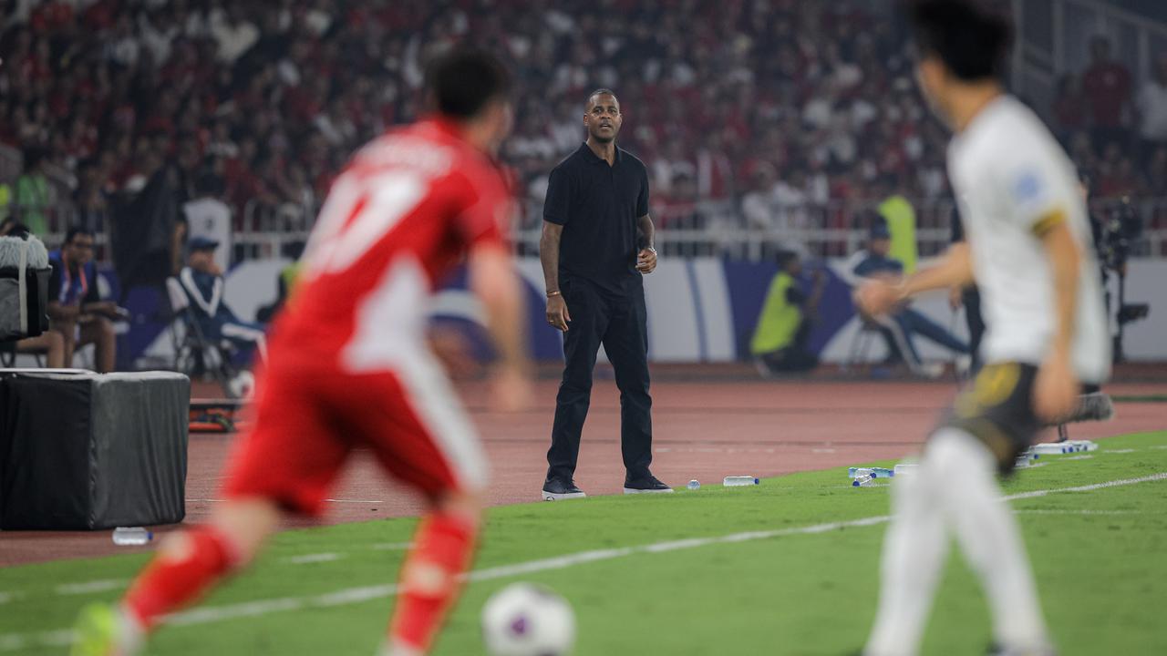 Perbandingan Prestasi Patrick Kluivert dan Dua Pelatih Rival Timnas ...