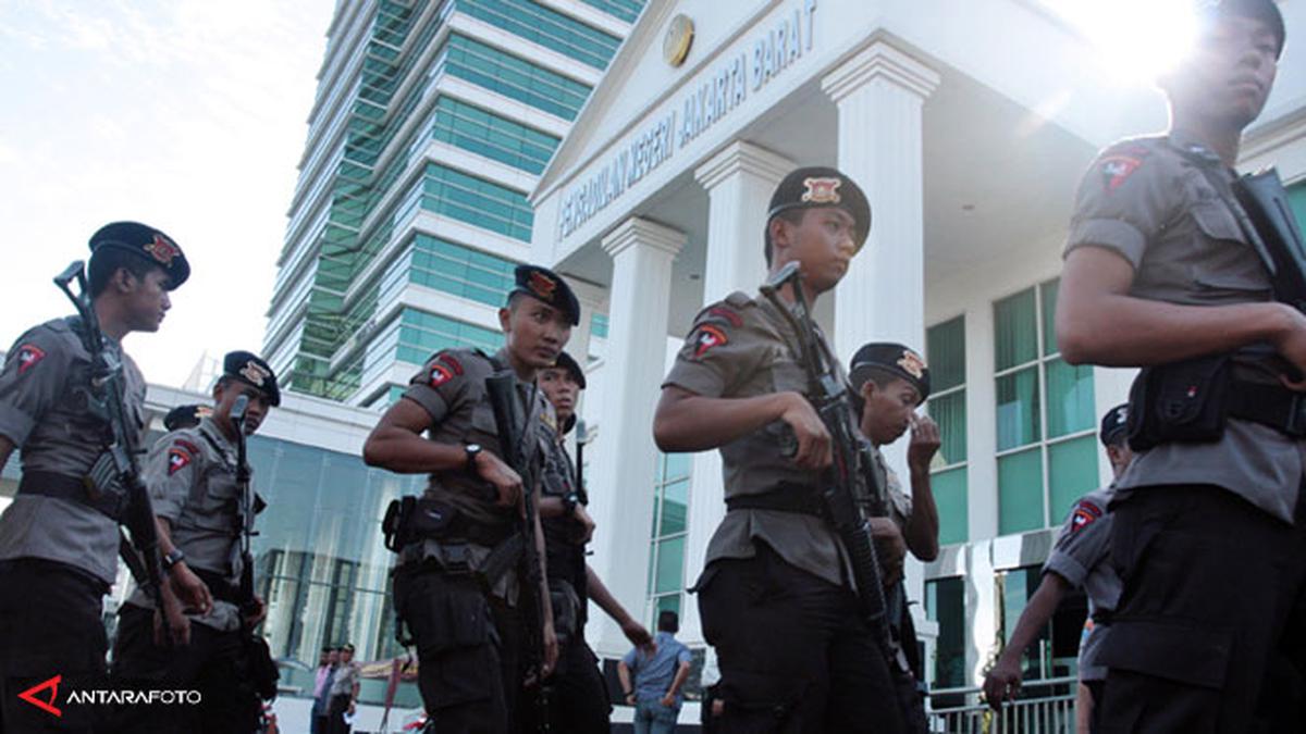 Pengacara Hercules: Pengamanan Ketat Polisi Sangat Berlebihan - News ...