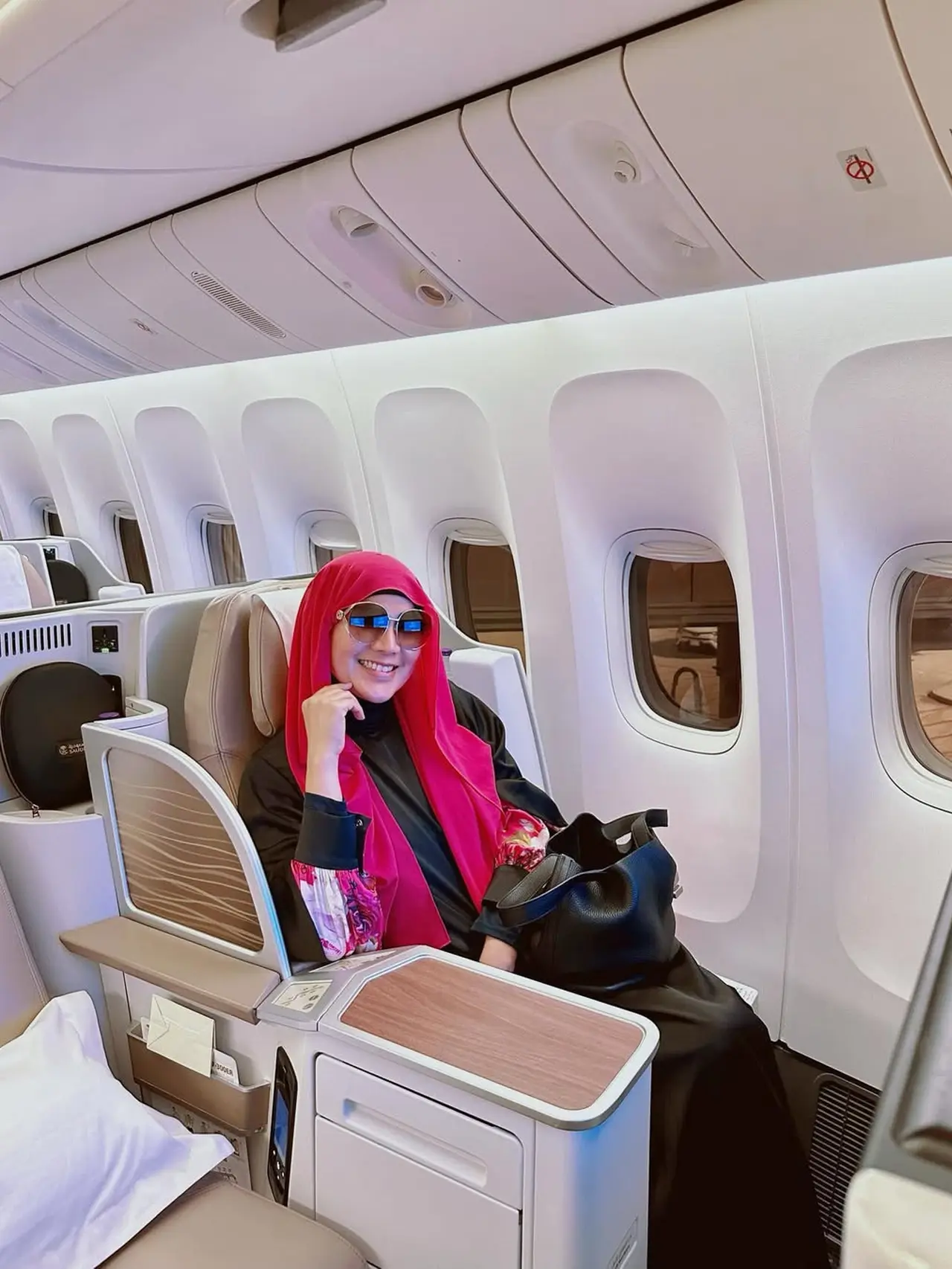 Profil Isa Zega yang Ternyata Dulu Pernah Jadi Manager Lucinta Luna ...