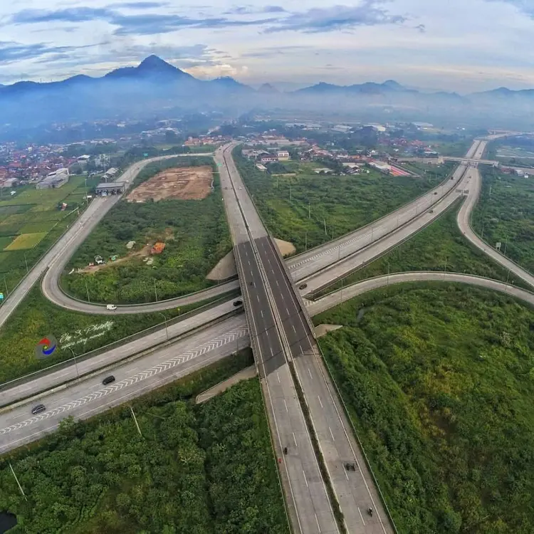 8 Potret Jalan Tol Paling Indah di Indonesia, Mudik Jadi Lebih ...