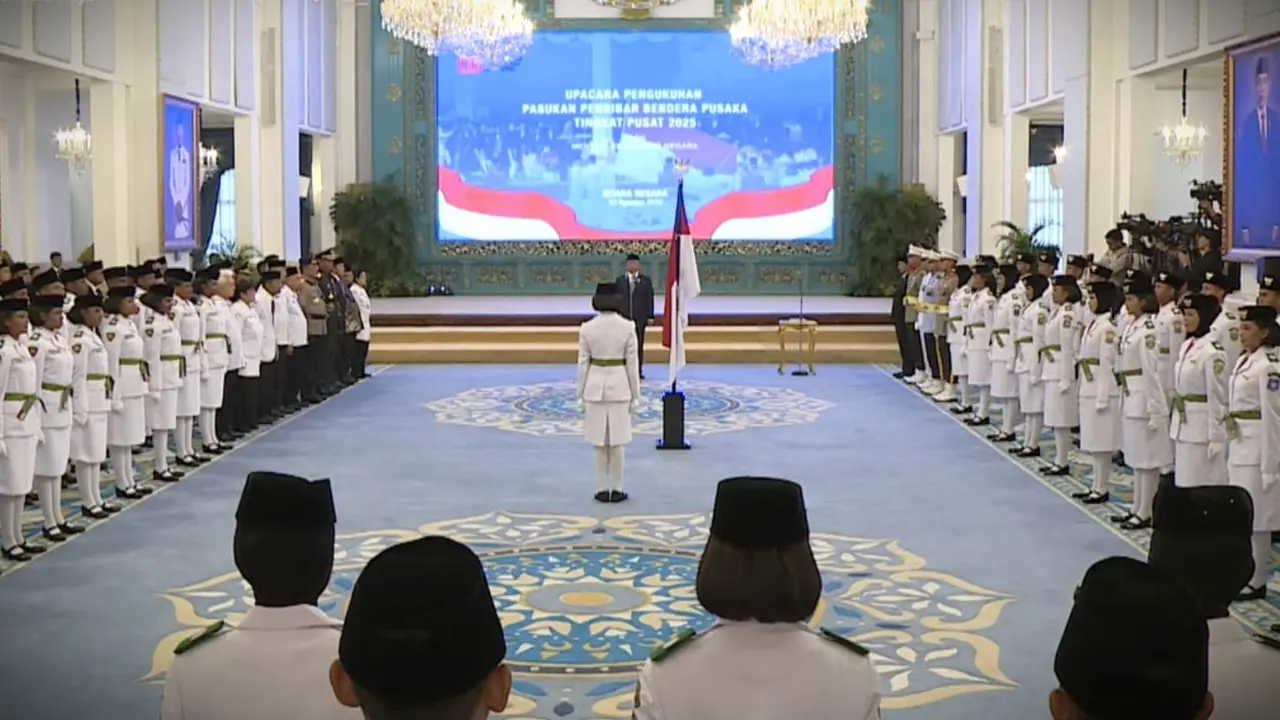 Istana Kukuhkan 76 Anggota Paskibraka Nasional 2025, Siap Bertugas di ...